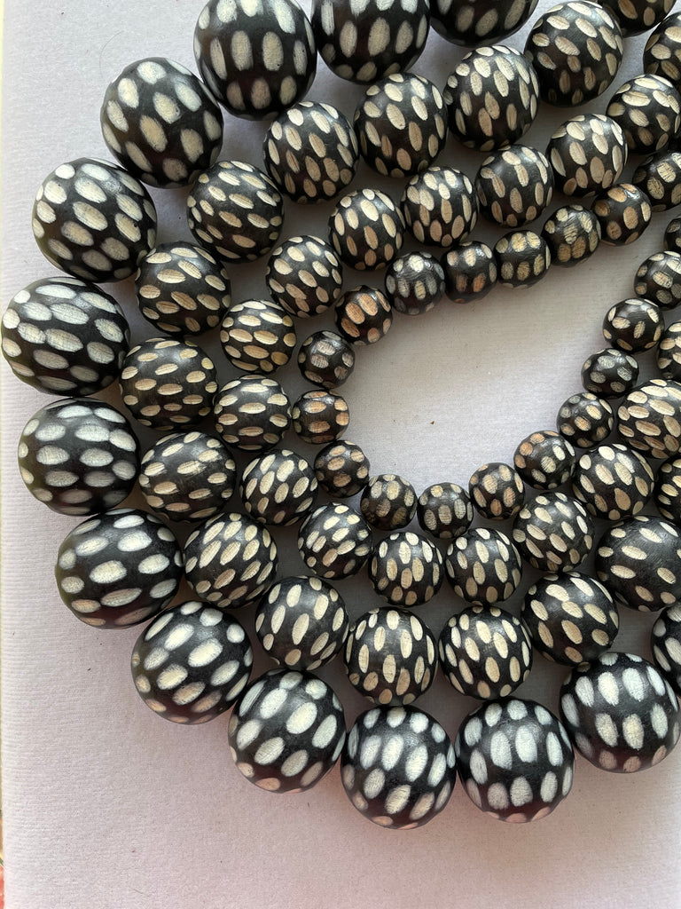 Wood B/W Pahak-Pahak Hand Carved– JM Gems